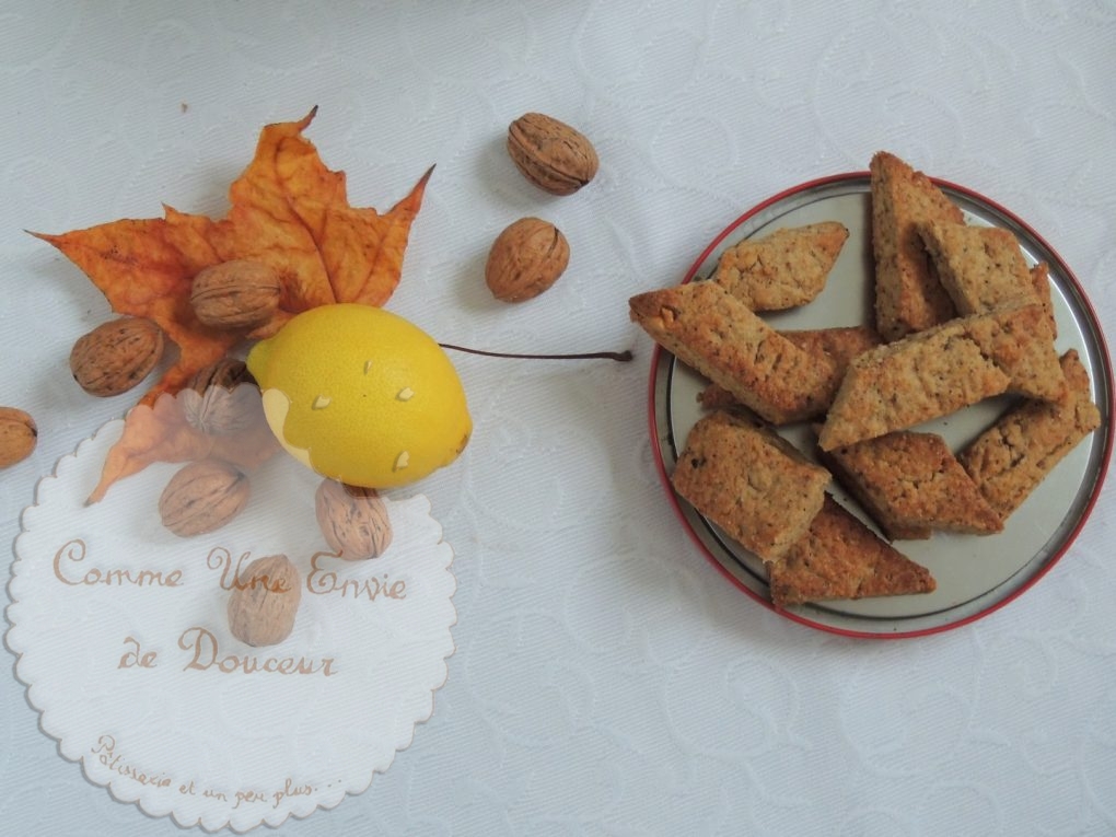 Canistrelli, biscuits croquants aux noix, citron & orange – Crunchy ...